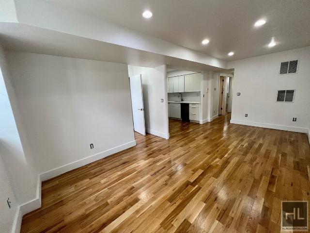 225 Macdougal Street 1
