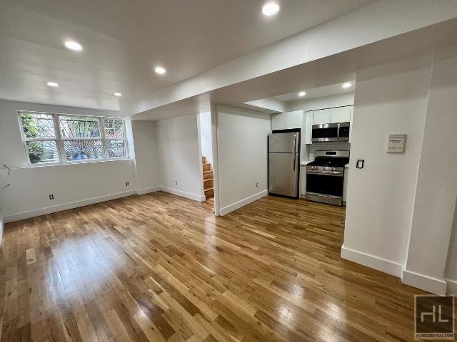 225 MacDougal Street, Brooklyn, NY
