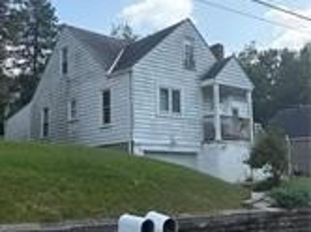 225 Maple Dr, Monroeville, PA 15146