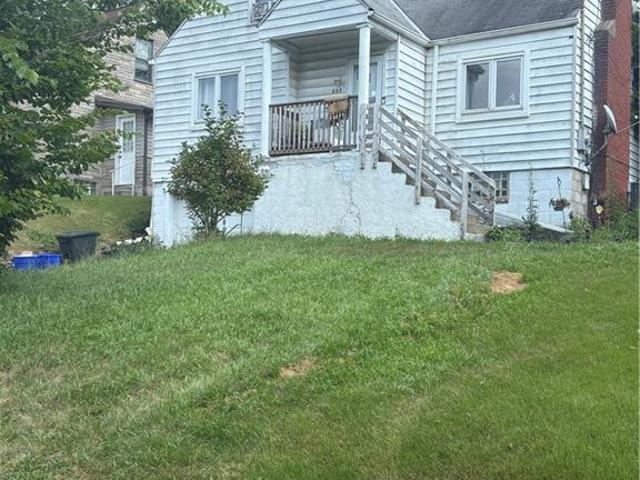 225 Maple Dr, Monroeville, PA 15146 | MLS #1715 | Compass