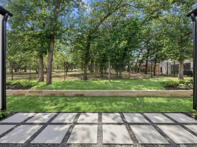 225 Metairie Lane