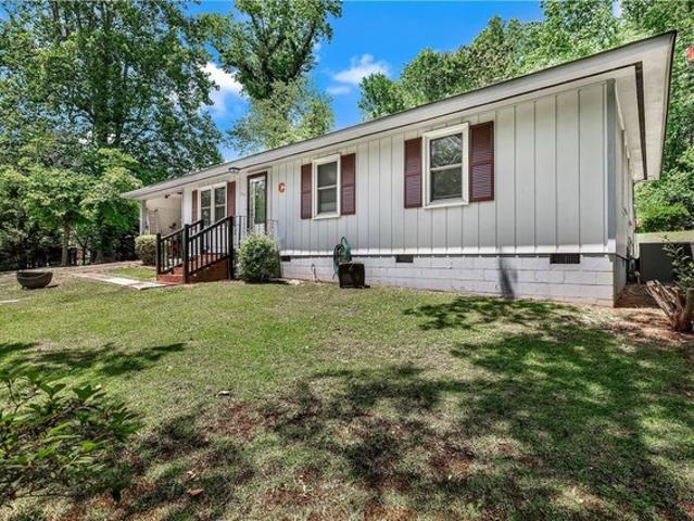 225 Meadowlark Dr, Walhalla, SC 29691