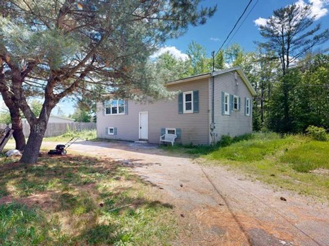 225 Middle Rd, Sabattus, ME 04280