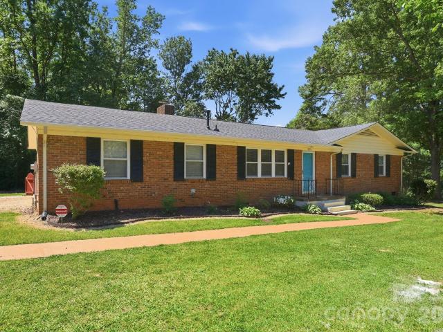 225 Middleton Avenue