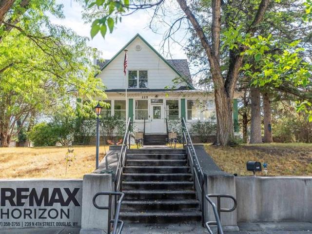225 N 6th St, Douglas, WY 82633
