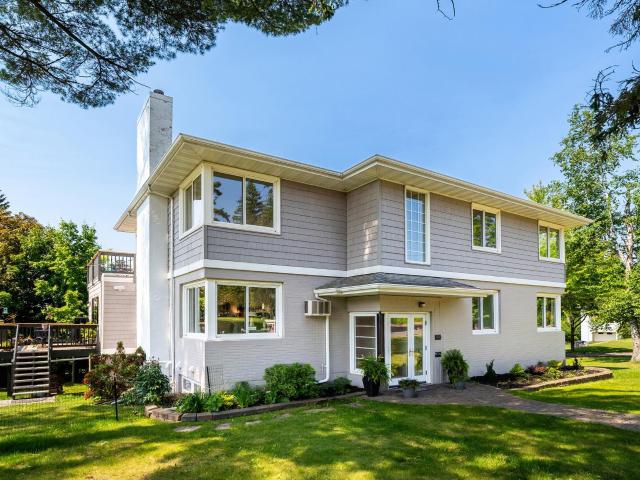 225 N 26th Avenue E