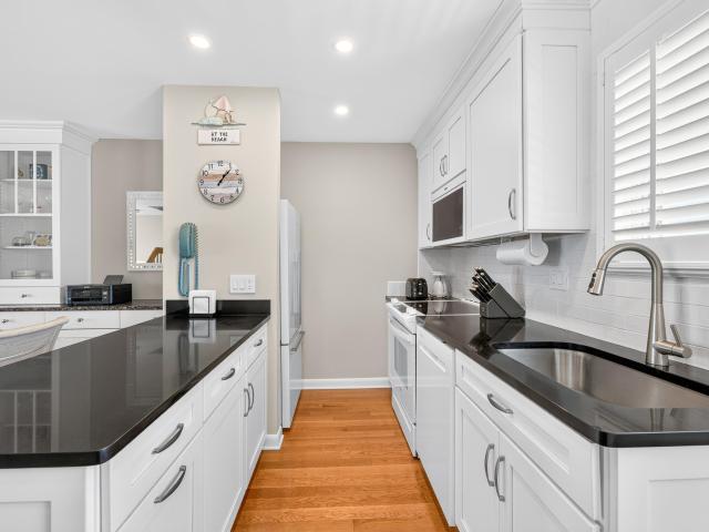 225 N 36th Ave