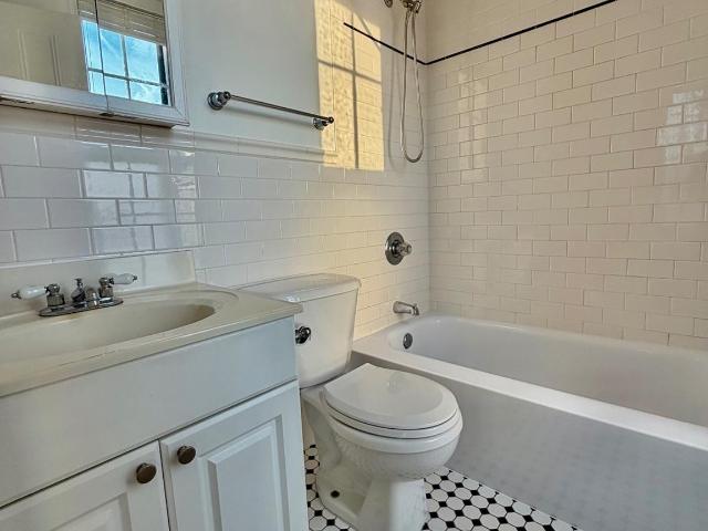 225 N Broadway