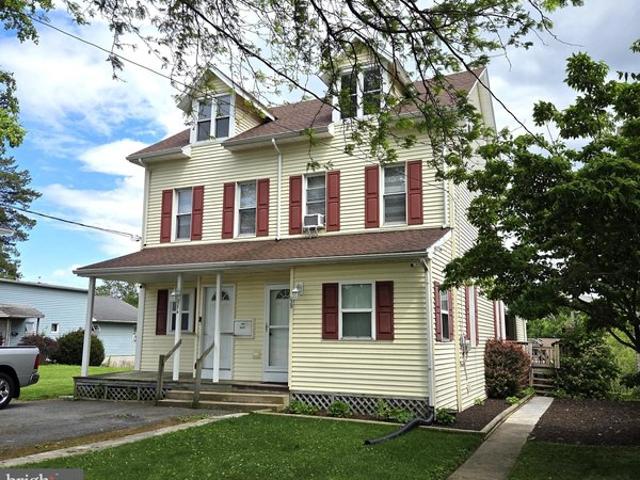 225 N Church St, Robesonia, PA 19551
