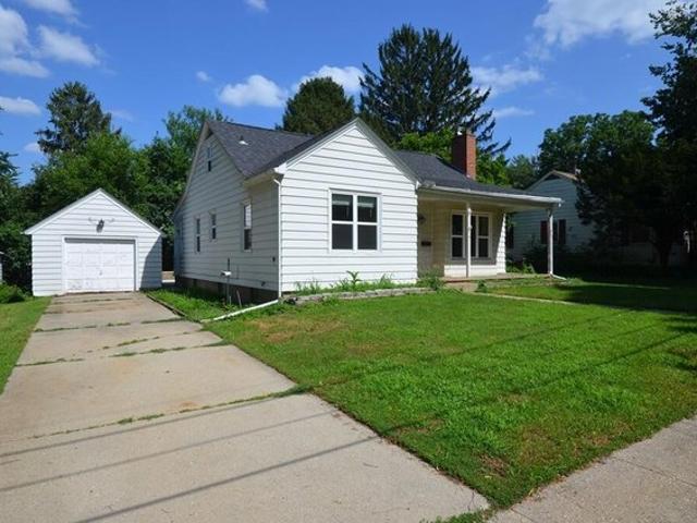 225 N Esterly Ave, Whitewater, WI 53190