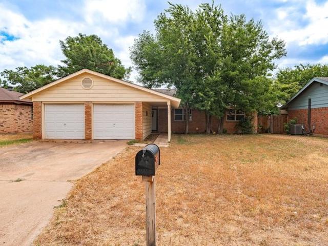 225 N LA Salle Dr, Abilene, TX 79603