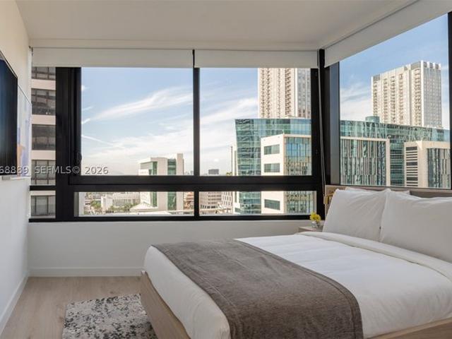 225 N Miami Ave Apt 1702, Miami, FL 33128