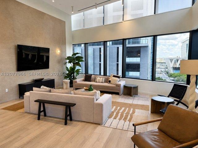 225 N Miami Ave Apt 2810, Miami, FL 33128