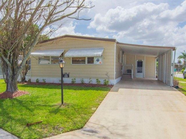 225 NE Forrest Ct, Jensen Beach, FL 34957