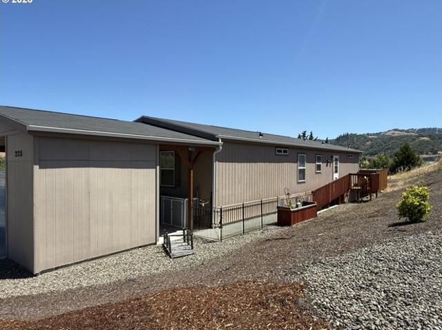 225 Nestucca Ln, Roseburg, OR 97471