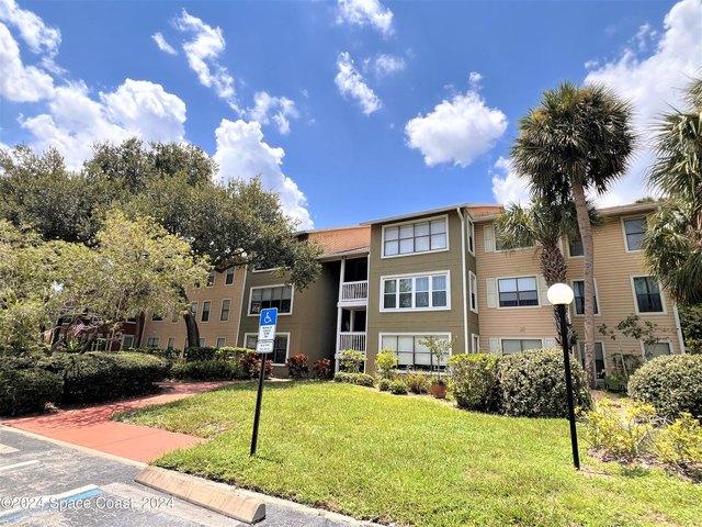 225 S Tropical Trl Apt 124, Merritt Island, FL 32952