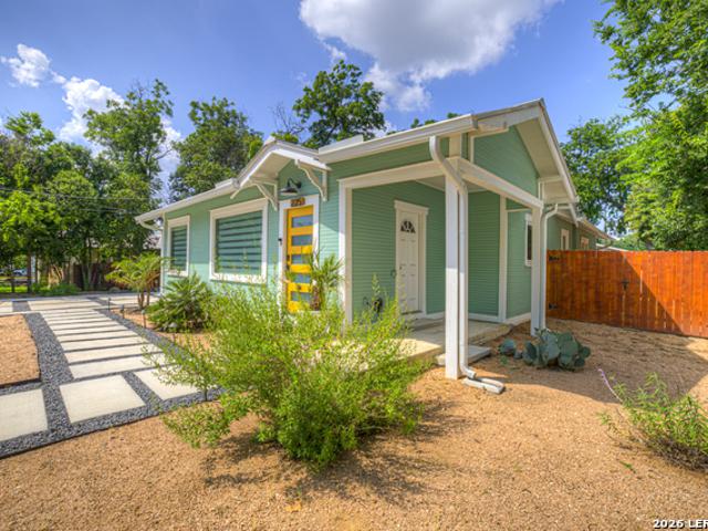 225 S Live Oak Ave