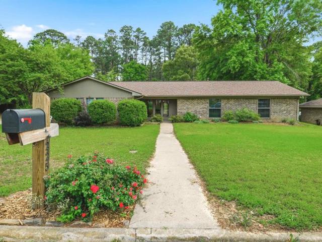 225 S Mosley Cir, Longview, TX 75605