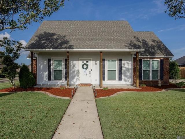 225 S Oleana Dr, Gonzales, LA 70737