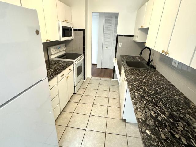 225 S Rohlwing Road # 618