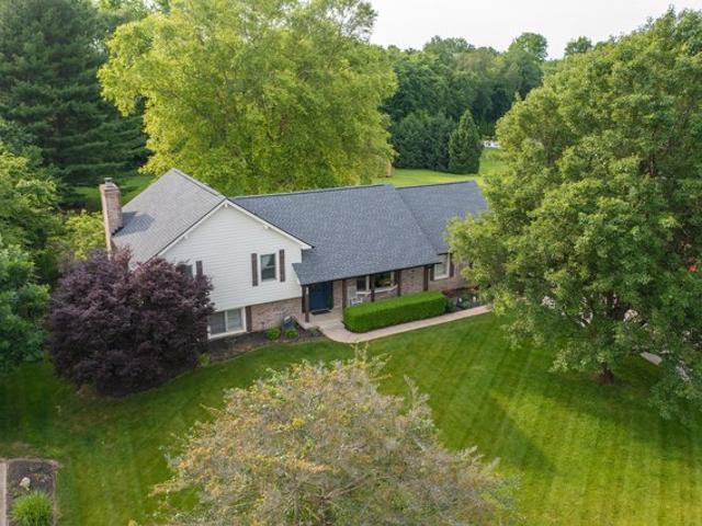 225 Southwind Way, Greenwood, IN 46142