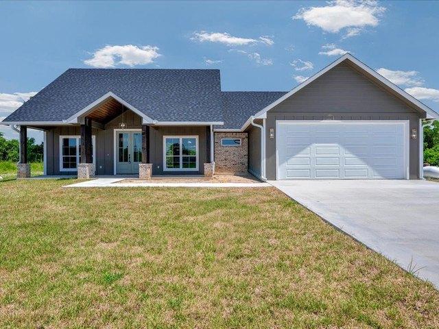 225 Salem Ridge Dr, Huntington, TX 75949