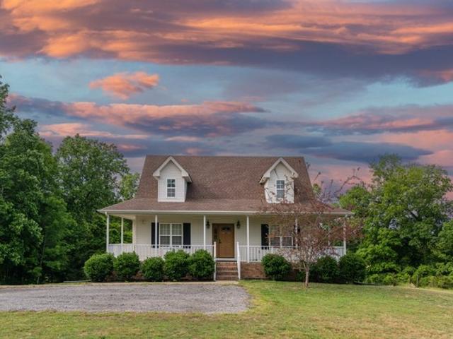 225 Sherman Rd, Charlotte, TN 37036
