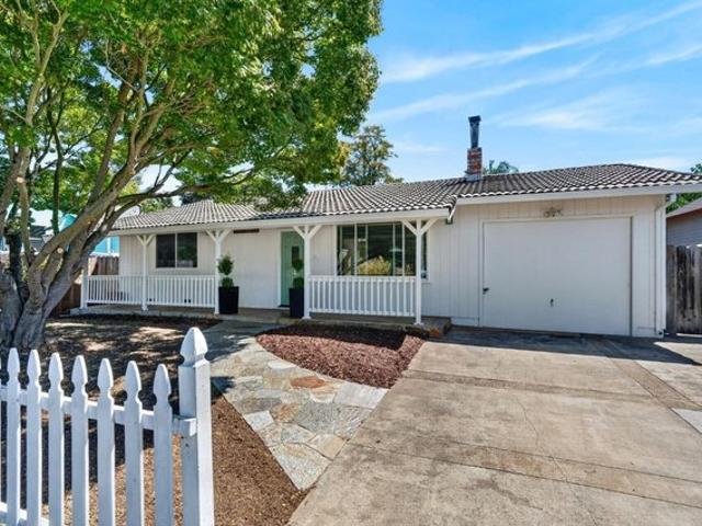 225 Spring St, Napa, CA 94559