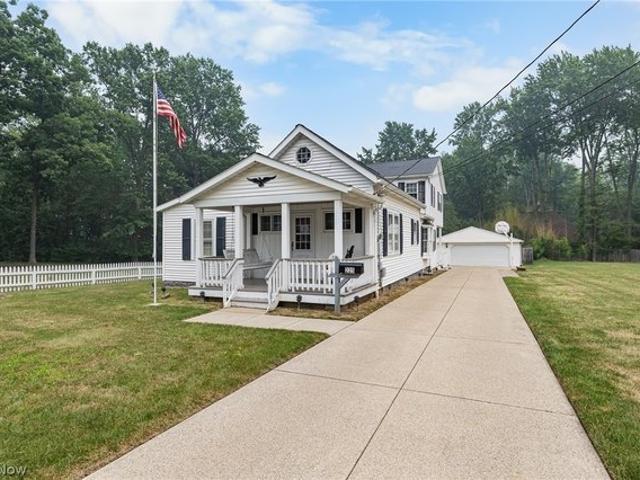 225 Stanmary Dr, Berea, OH 44017
