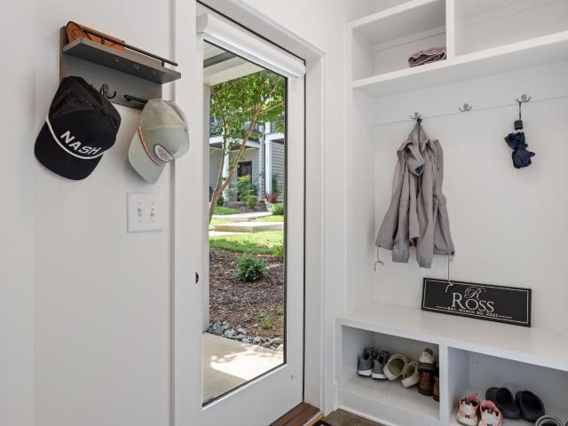 225 Sterling Point Cir