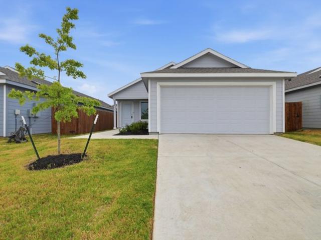 225 Poplar Pl, Wilmer, TX 75172
