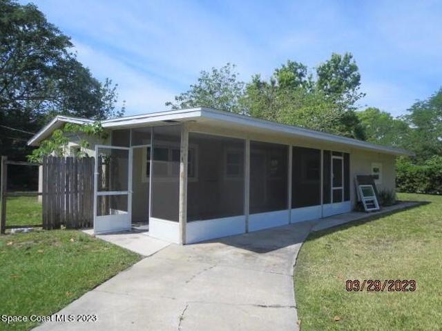 225 Palm Pl, Sanford, FL 32771