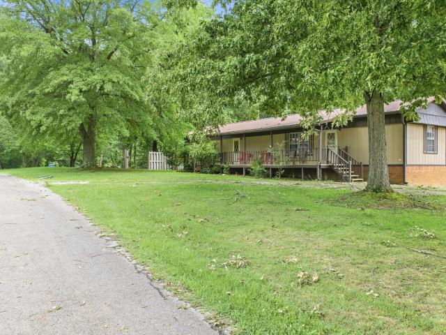225 Pineview Dr