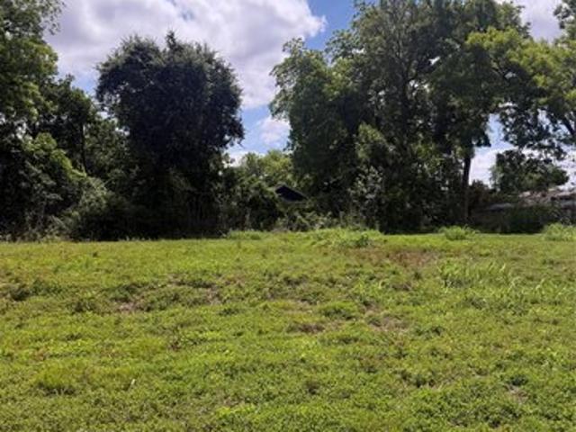 225 Preston St, La Marque, TX 77568