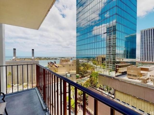 225 Queen St Apt 14A, Honolulu, HI 96813