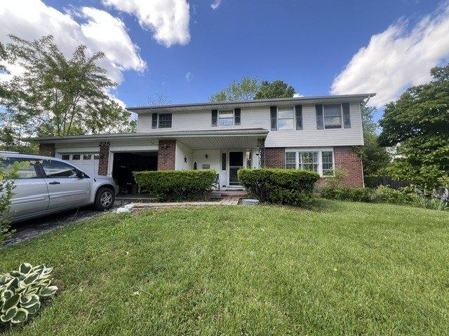 225 Royal Oaks Dr, Fairborn, OH 45324