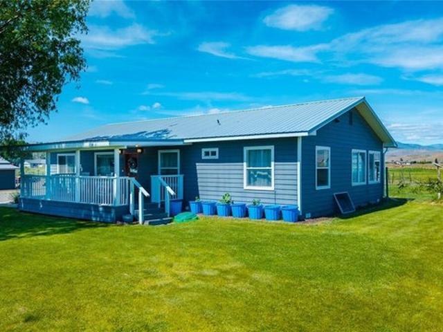 225 Robinson Canyon Rd, Omak, WA 98841