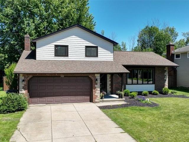 225 Rockdale Dr, Amherst, NY 14228