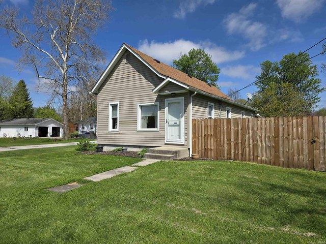 225 Railroad St, Churubusco, IN 46723