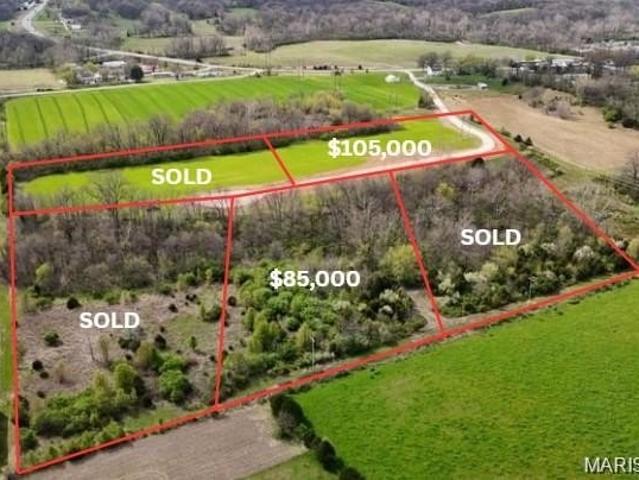 225 Red Mare Rd, Winfield, MO 63389