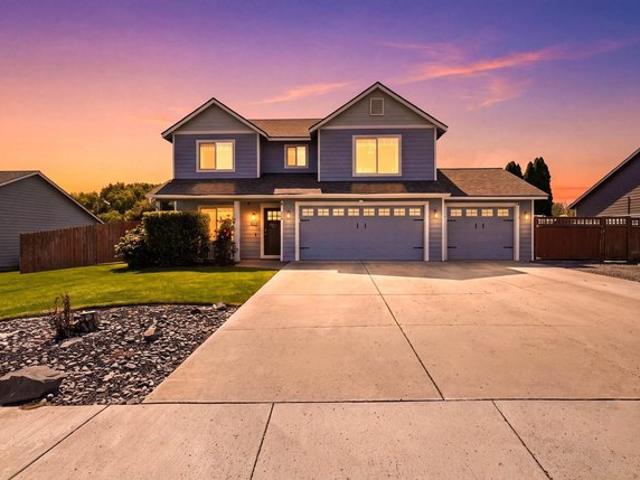 225 W 53rd Ave, Kennewick, WA 99337