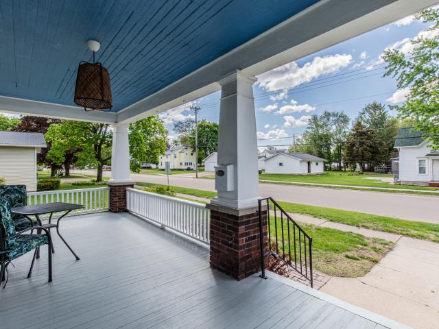 225 W Central Avenue