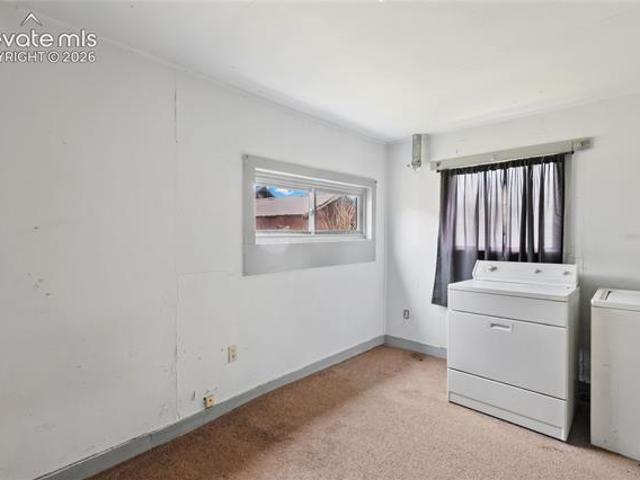 225 W Eaton Avenue
