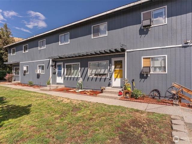 225 W Highland Ave, Chelan, WA 98816