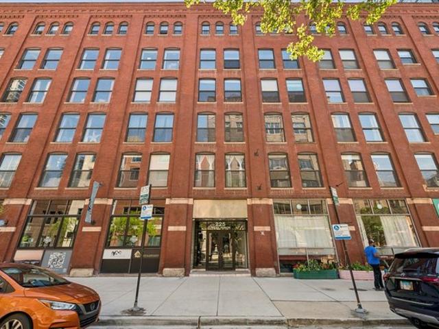 225 W Huron St Apt 419, Chicago, IL 60654