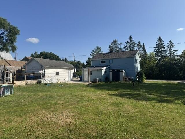 225 W Main St, Newburg, WI 53090