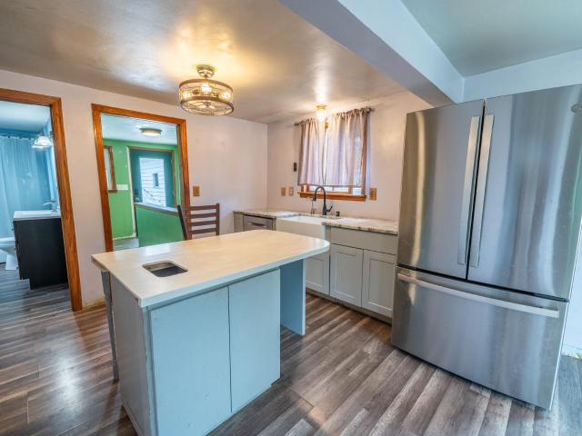 225 W Main St