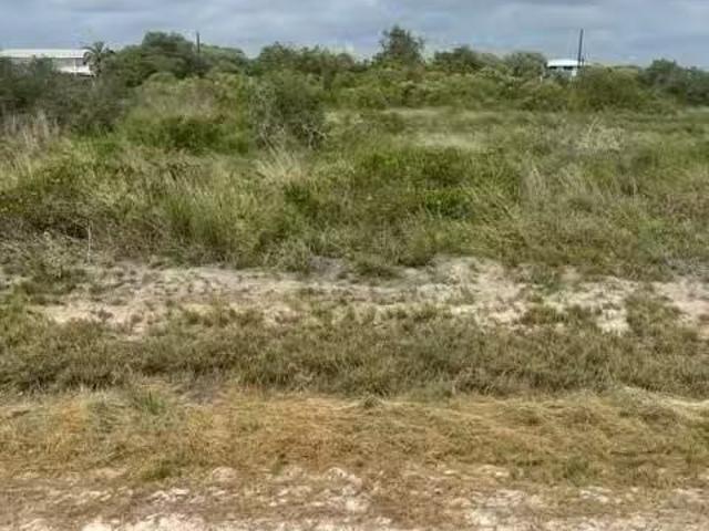 225 W Rustic Oak Lane, Rockport, TX 78382