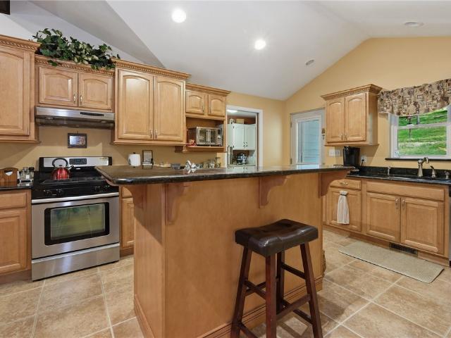 225 Woodcroft Rd