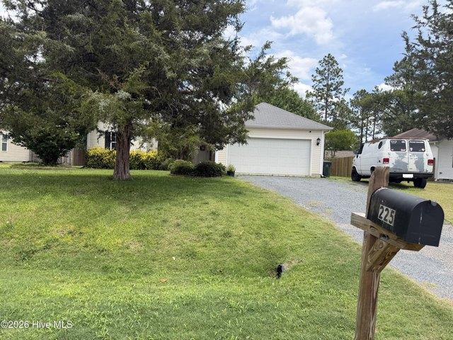 225 Woodgreen Ln, Aberdeen, NC 28315
